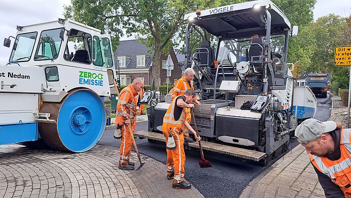 Primeur in Cothen: duurzame asfaltlaag in de Dorpsstraat